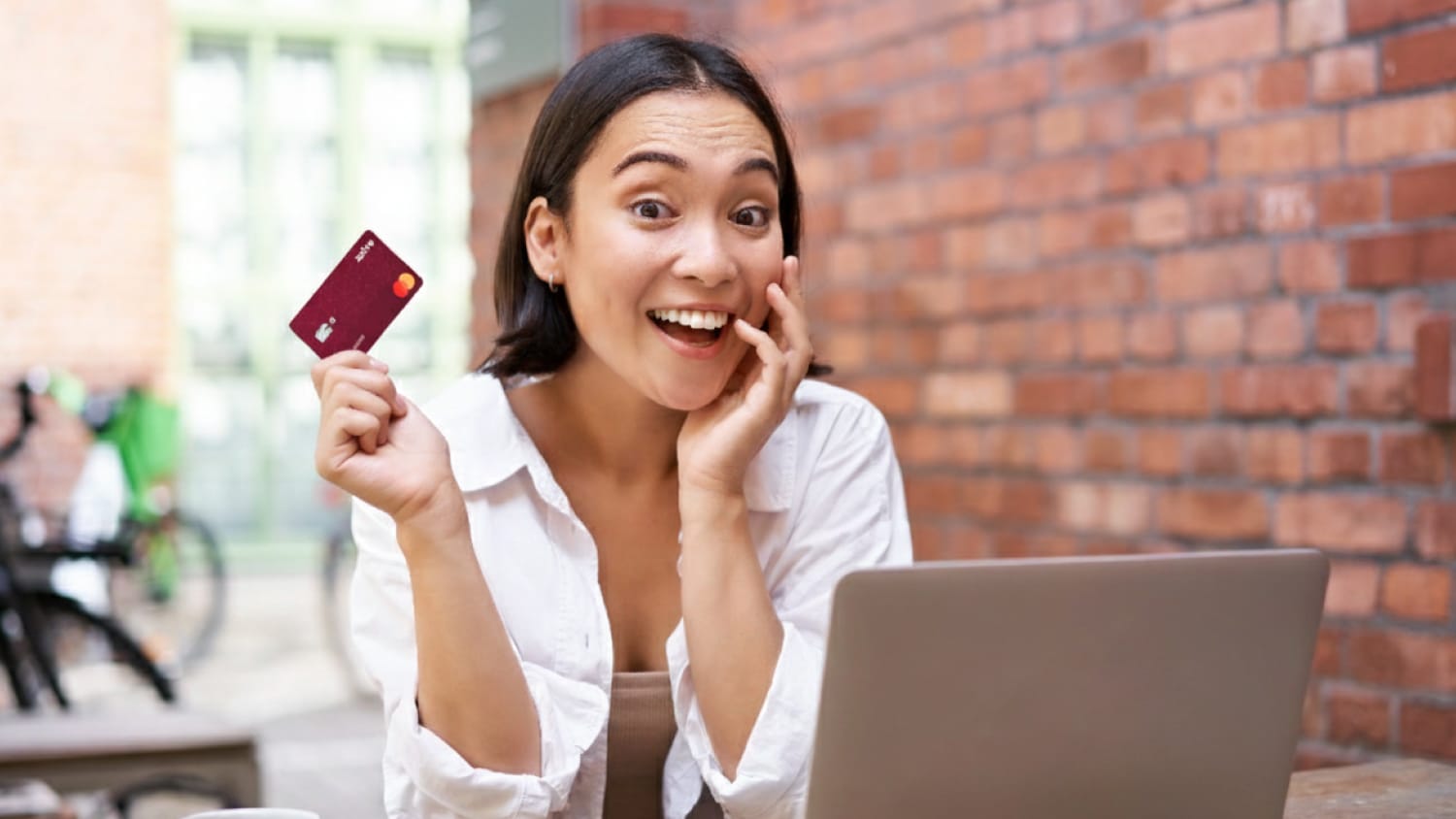How Does a Credit Card Work? Simple Guide for Beginners